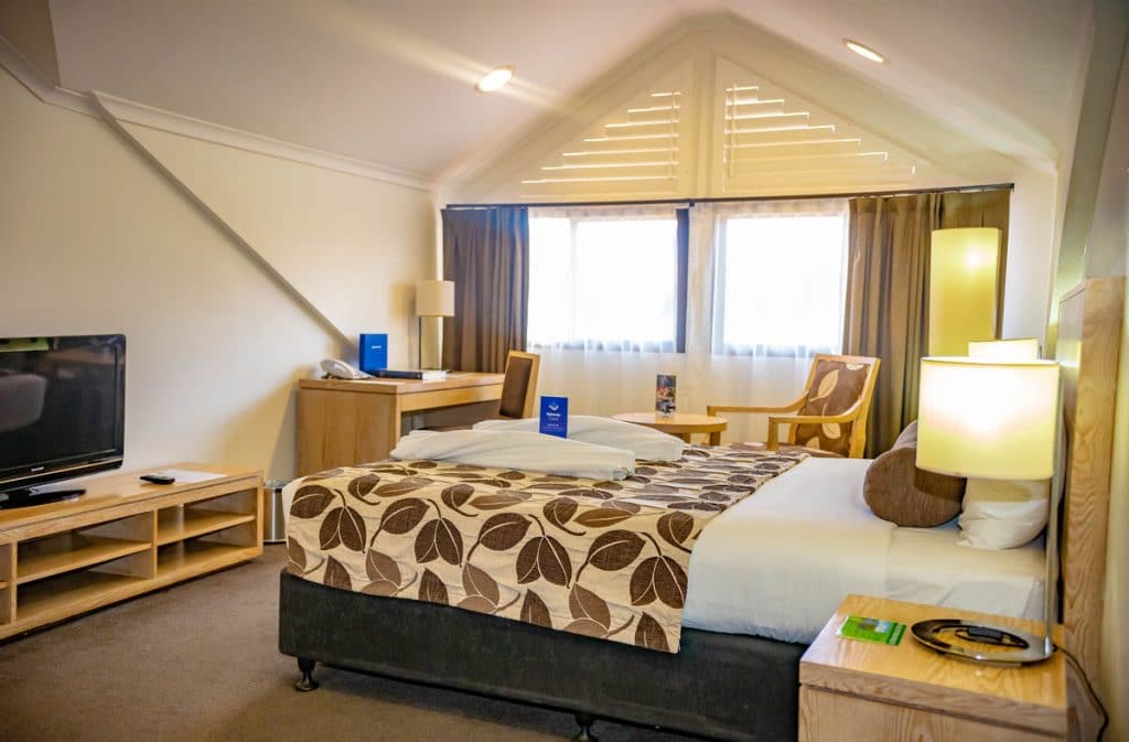 Highlander Hotel Rooms and Suites - Coral Sea Hotels